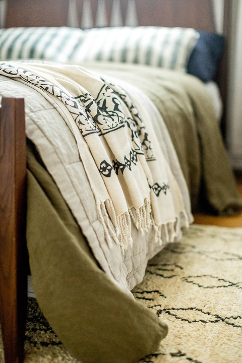 How To Style Mismatch Bedding – Ways to Design a Bed with Mix & Match ...