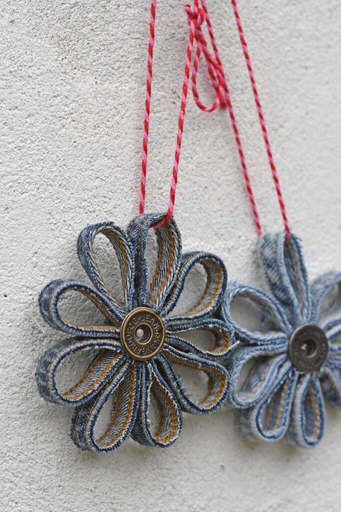 25+ Genius Ways to Reuse & Upcycle Old Denim Jeans – That are Actually ...